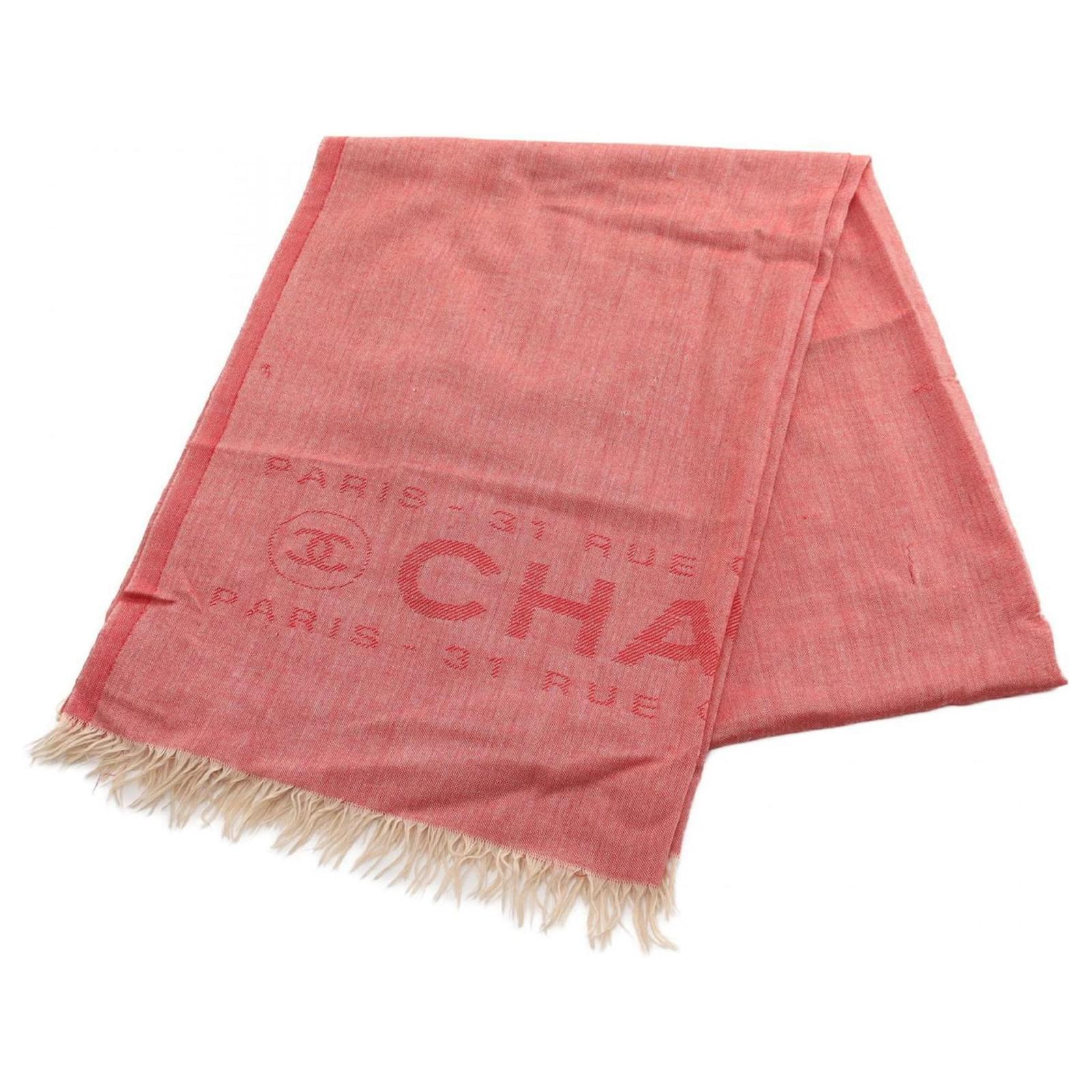 Chanel Red Cashmere Stole ref.1635047 - Joli Closet