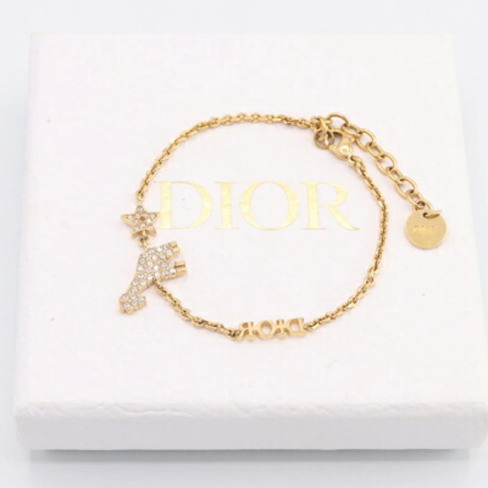 Christian Dior Giraffe Motif Charm Bracelet Metal ref.1640765 Joli Closet