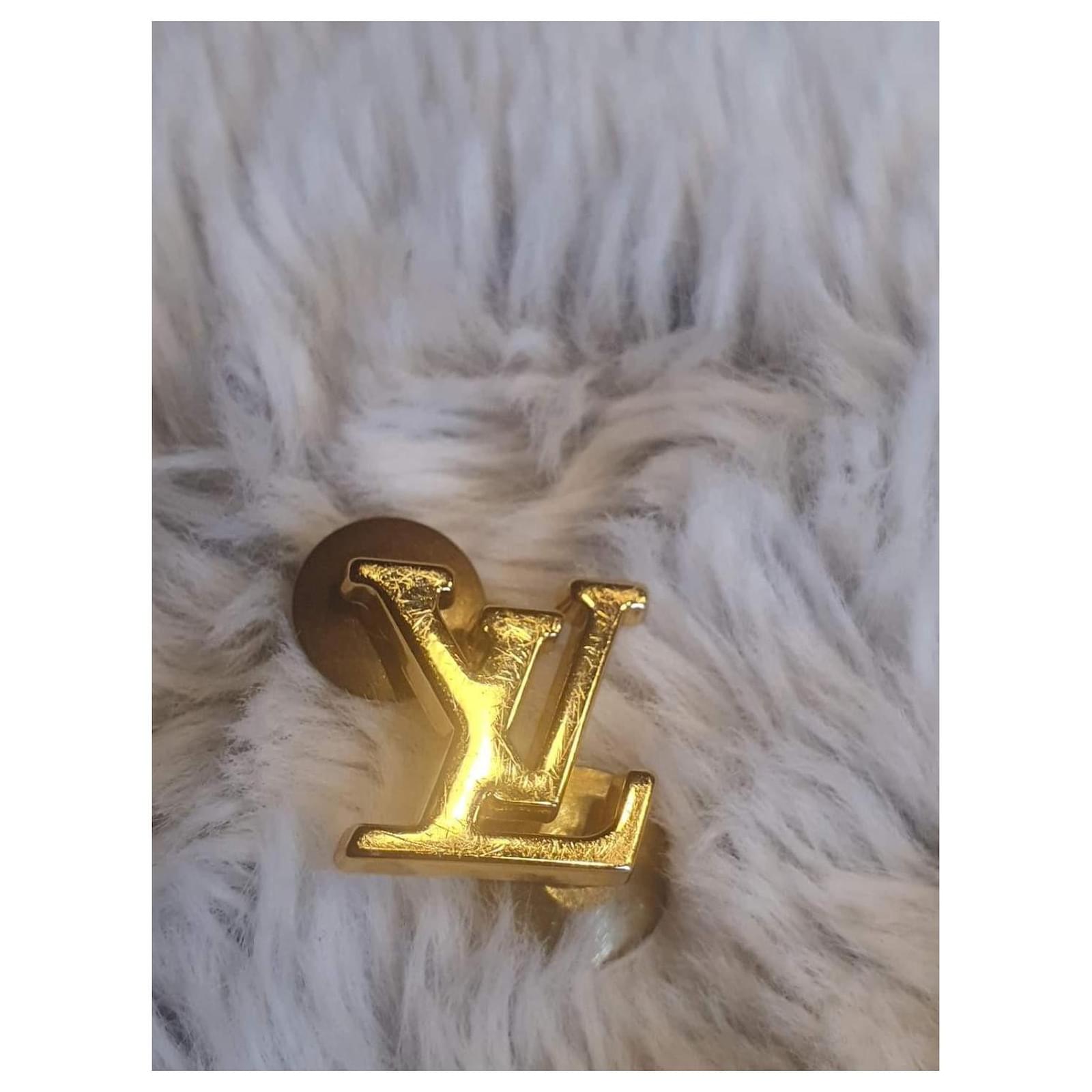 Louis Vuitton Pins brooches Golden Metal ref.1727085 Joli Closet