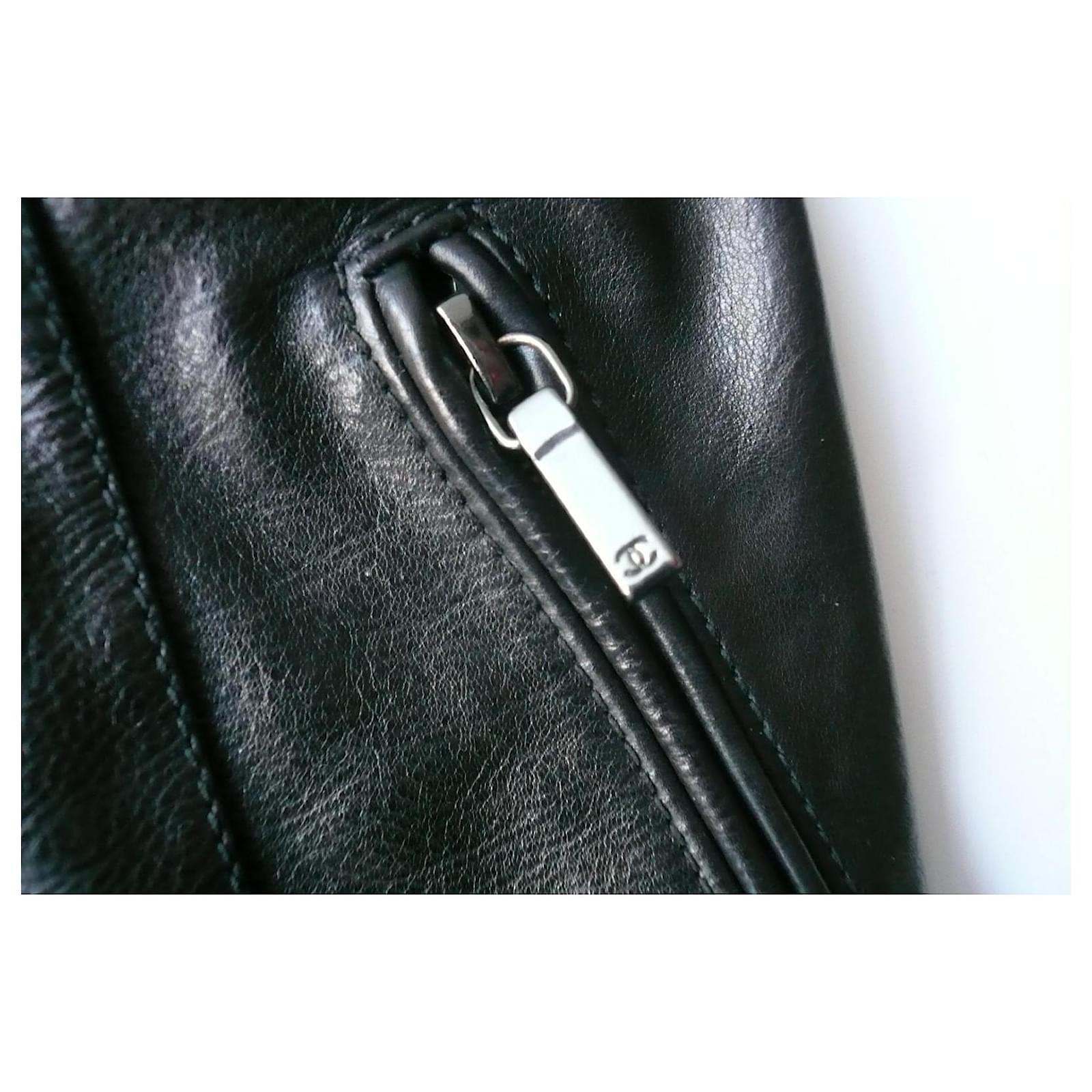 CHANEL Short leather Bubble light black TBE T36 ref.1731916 - Joli Closet