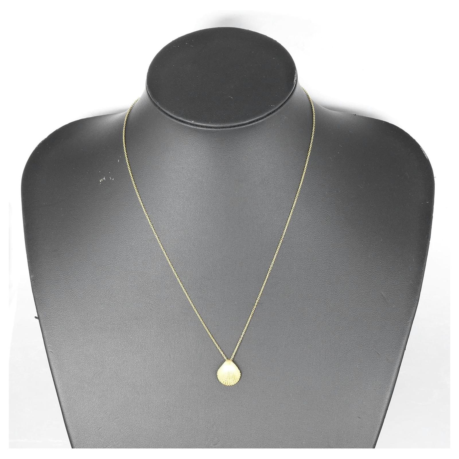 Tiffany & Co. Shell Necklace in 18K Yellow Gold ref.1789364 - Joli Closet