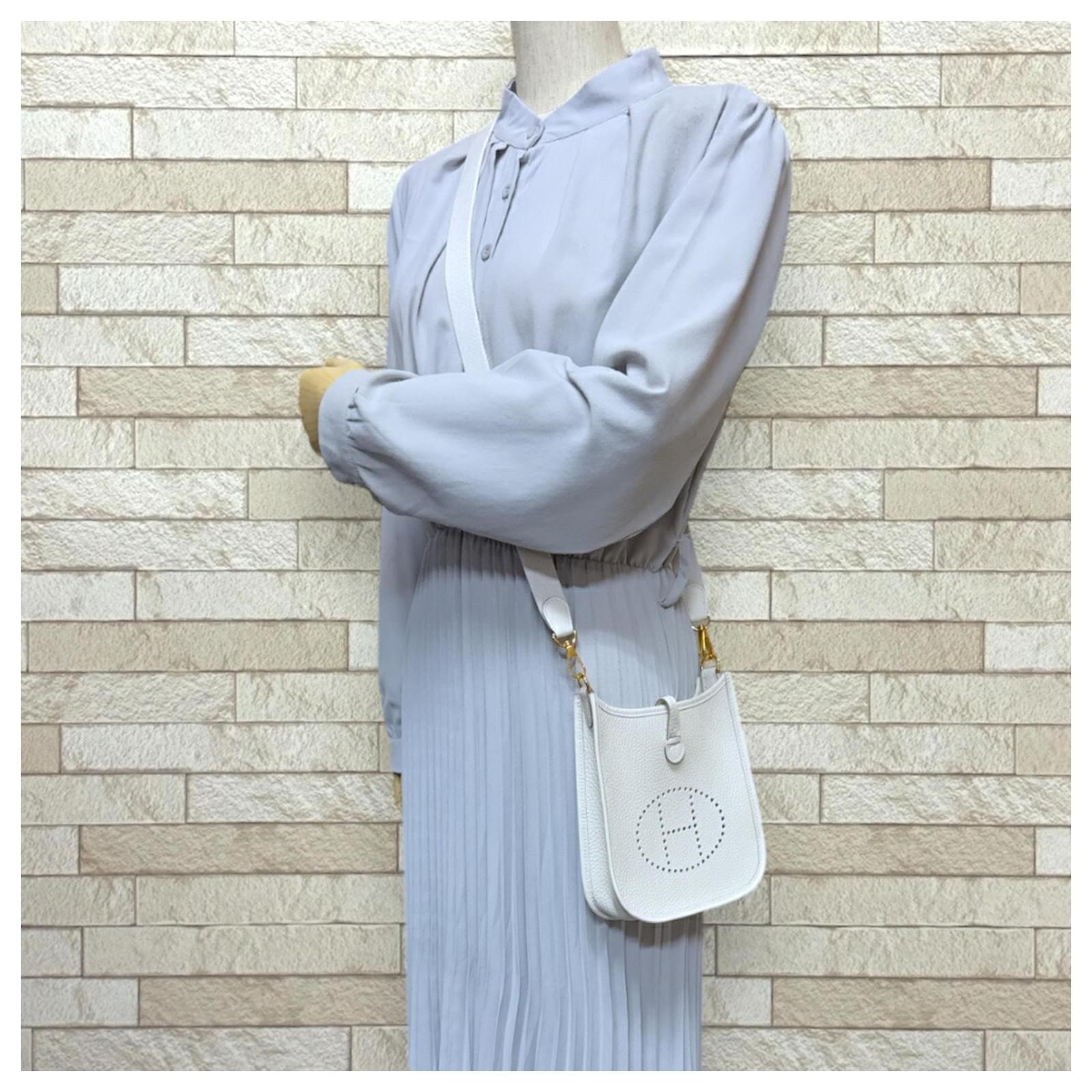 Hermès Hermes Evelyne TPM Shoulder Bag White Leather ref.1791701 - Joli ...