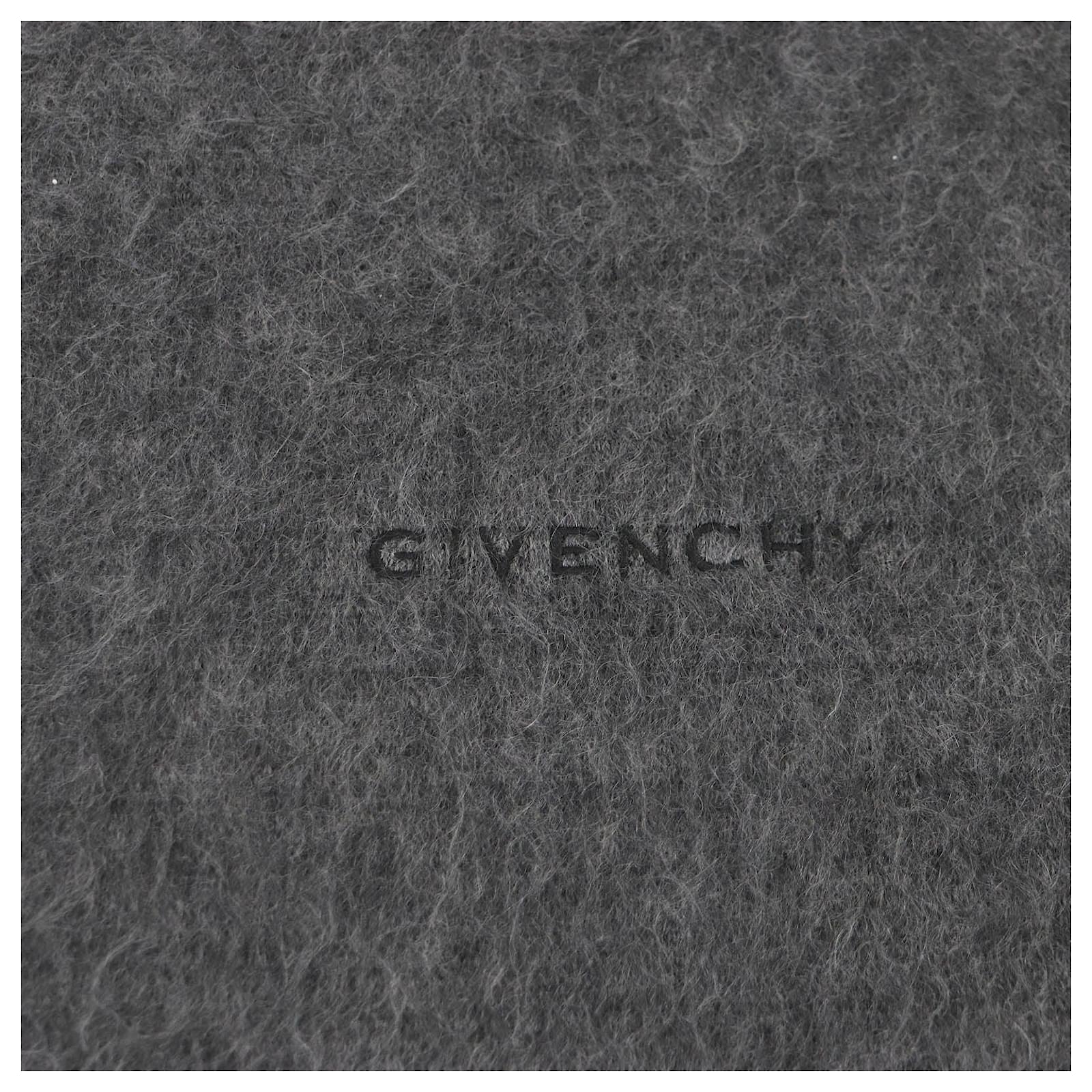 Givenchy Mohair Wool Dog Motif Logo Sweater Gray S Brown ref.1792551 ...