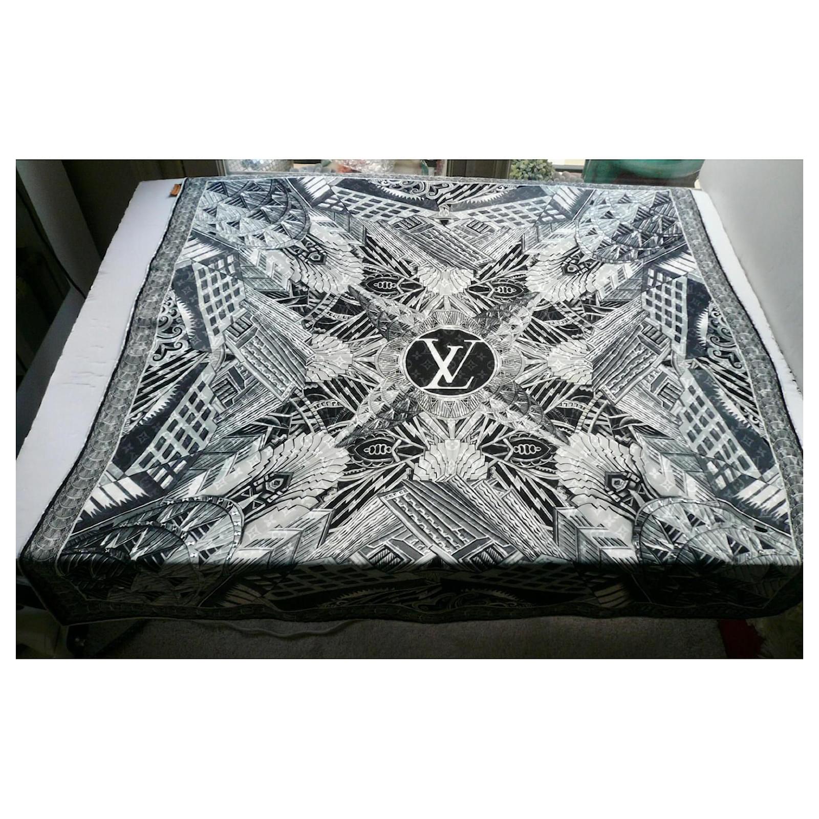 LOUIS VUITTON Silk square LV Buildings metallic jewelry NEW/ MP2586 ...