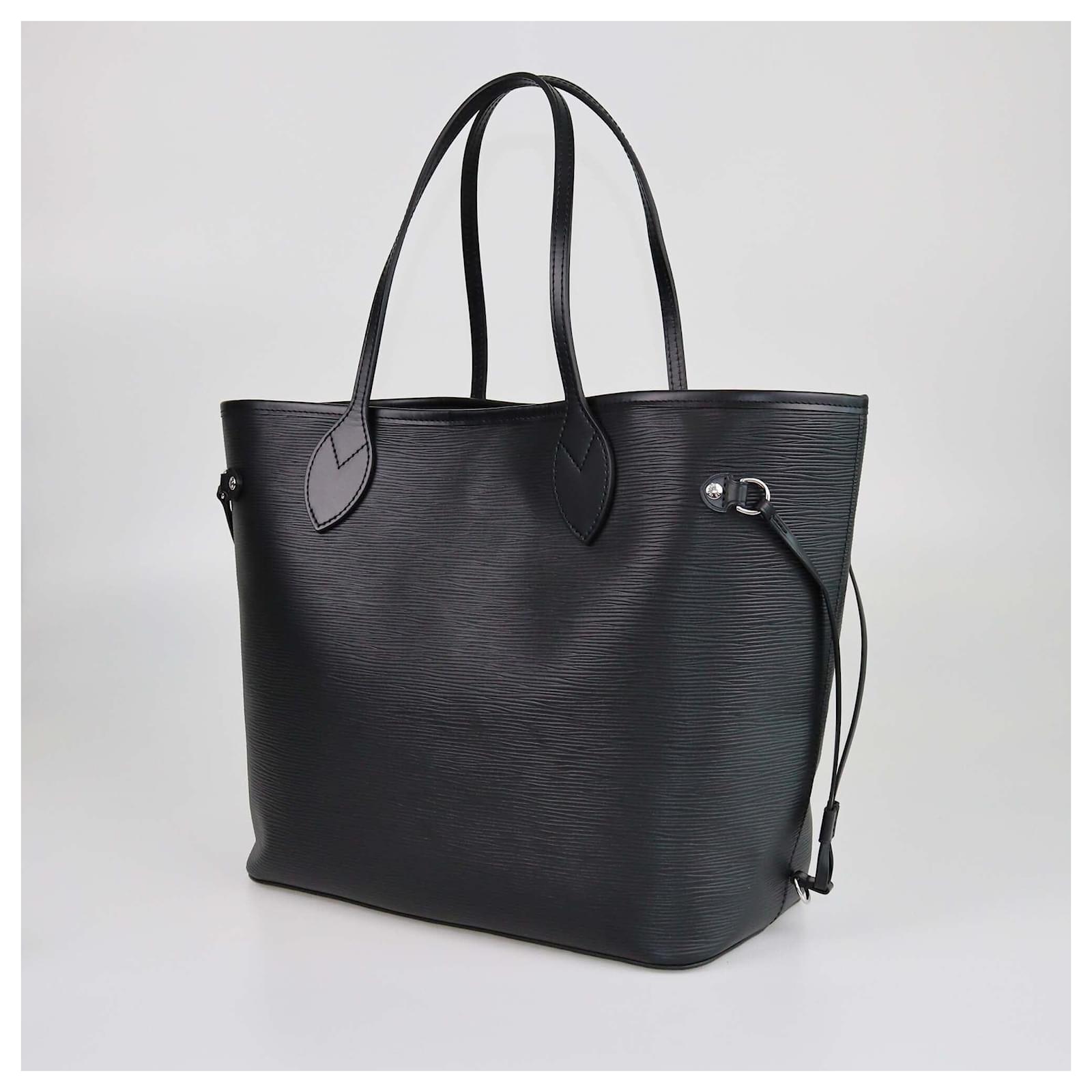 Louis Vuitton Black Epi Neverfull MM Bag Leather ref.1821069 - Joli Closet