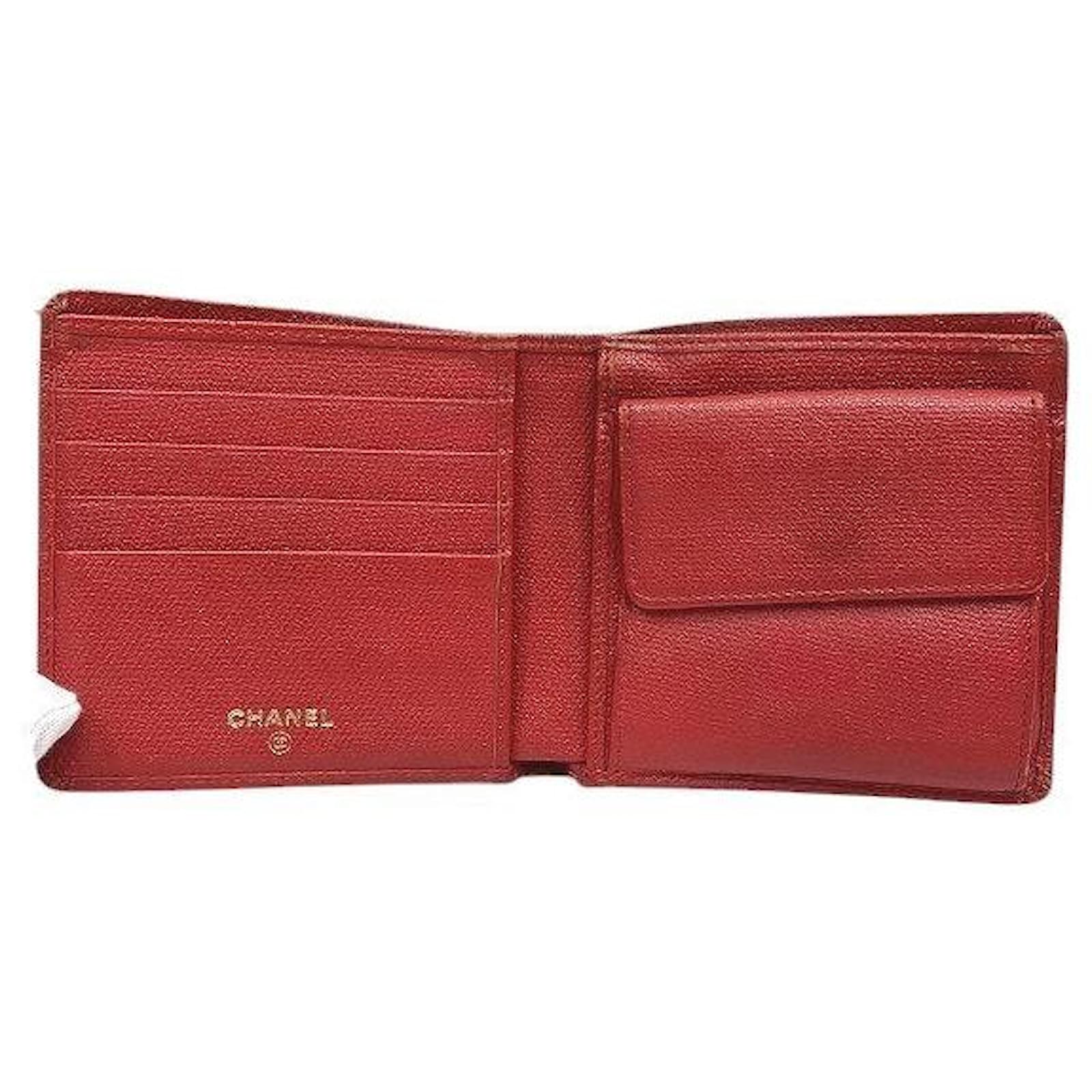 Chanel Coco Button Leather Bifold Wallet Red ref.1827096 - Joli Closet