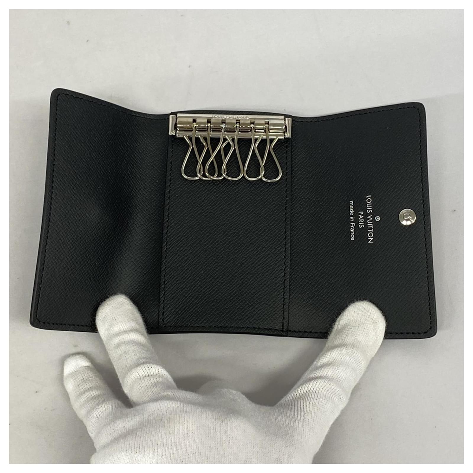 Louis Vuitton Key Case Monogram Eclipse Black ref.1843891 - Joli Closet