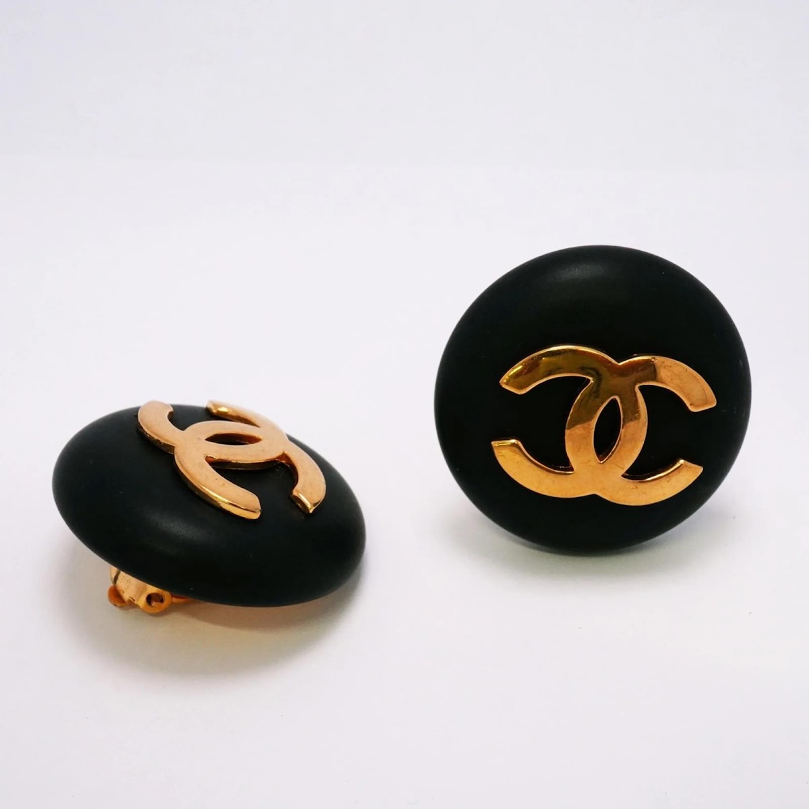 Chanel Coco Mark Circle Clip Earrings Black Golden Gold-plated ref ...