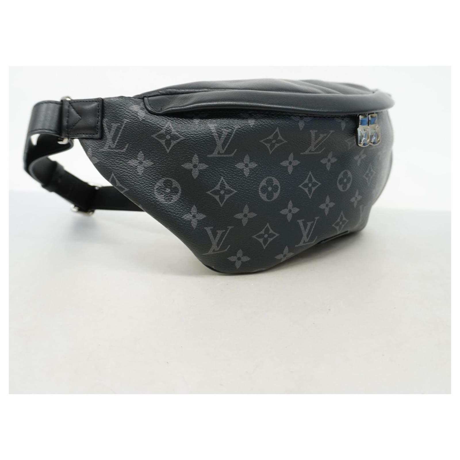 Louis Vuitton Monogram Eclipse Discovery Bum PM Black ref.1942060 - Joli Closet