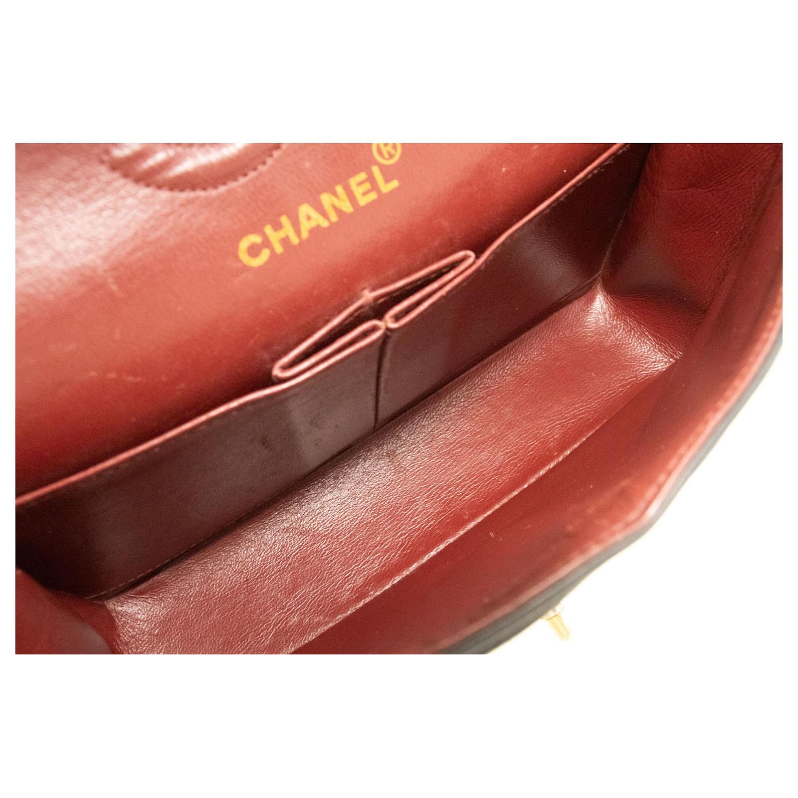 Timeless Chanel Black Leather ref.1952140 - Joli Closet
