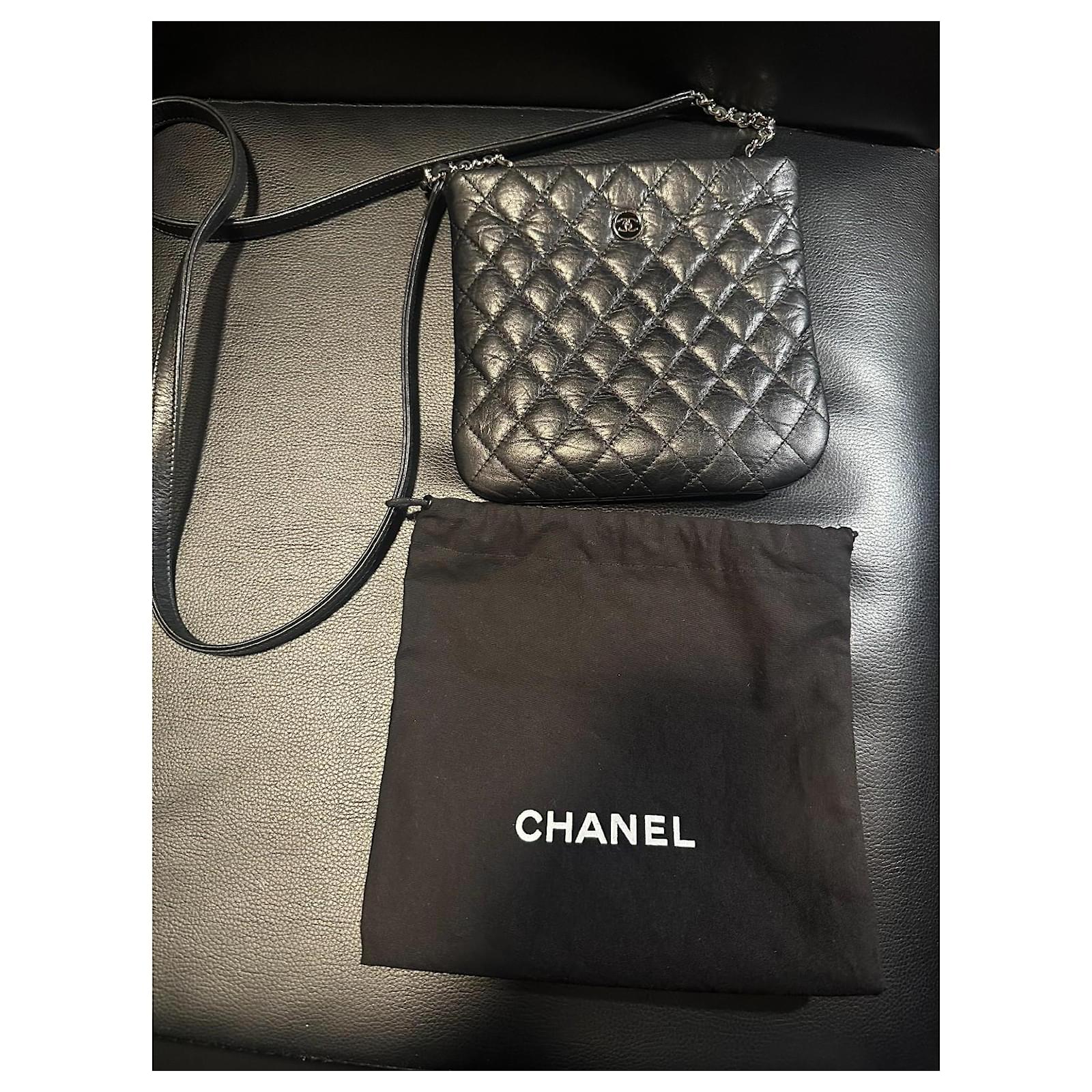 Chanel uniform crossbody Black Leather ref.1992758 - Joli Closet