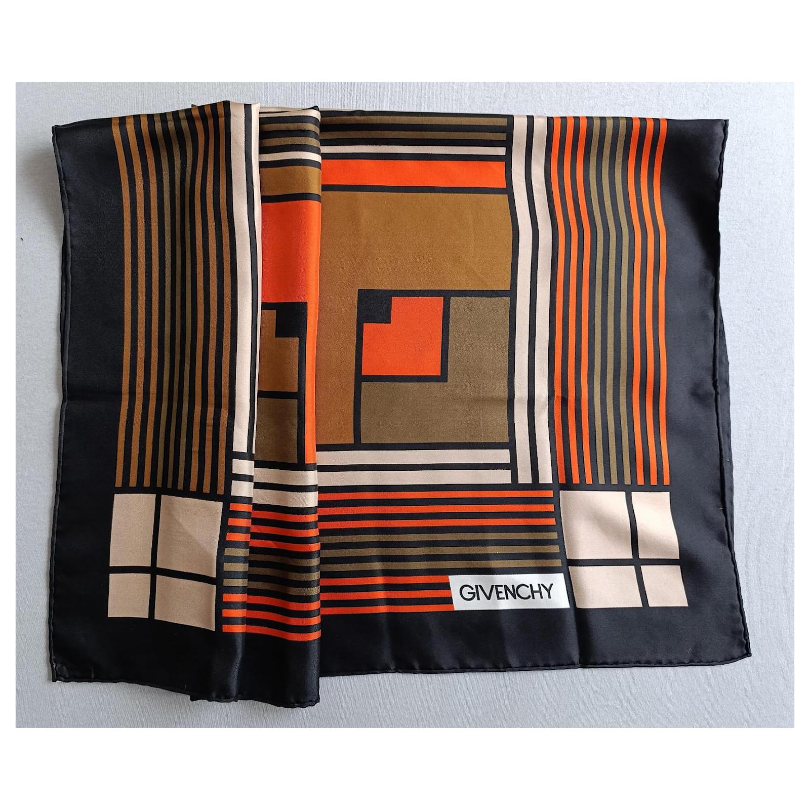 Givenchy Scarves Multiple colors Silk ref.2007597 - Joli Closet