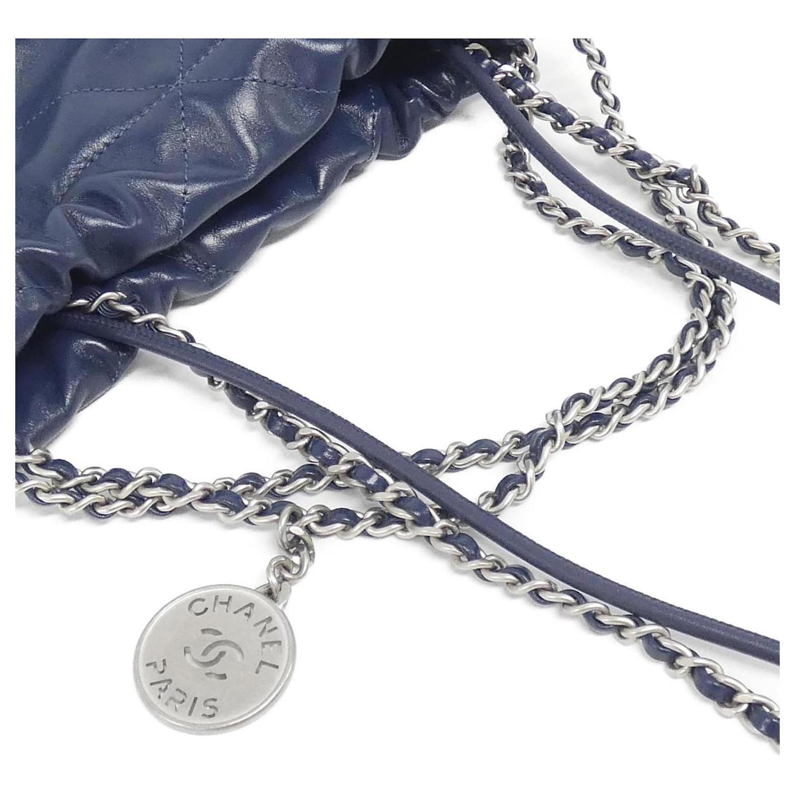 Chanel CHANEL 22 Navy blue Leather ref.2076183 - Joli Closet