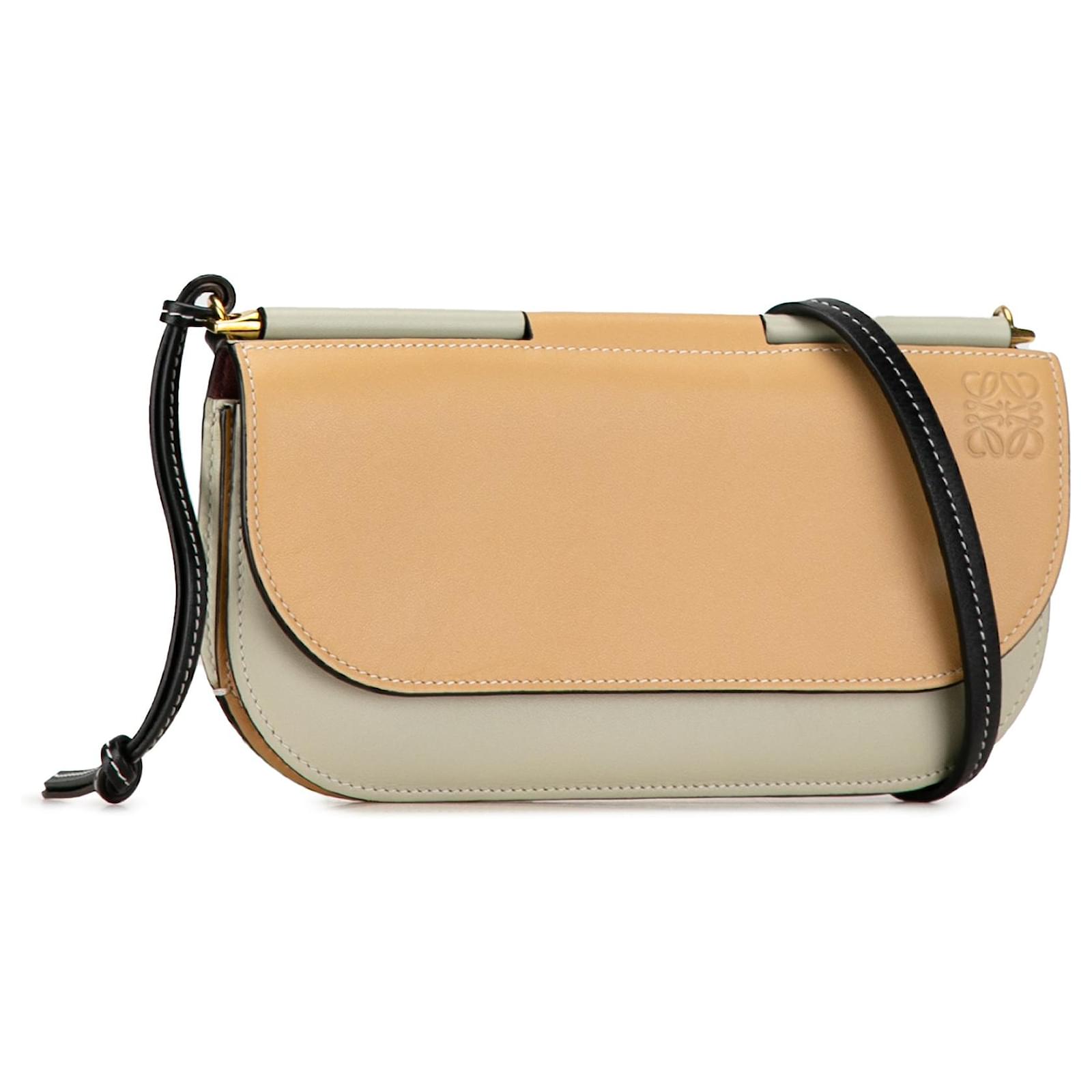 LOEWE Handbags T. Leather ref.2078276 - Joli Closet