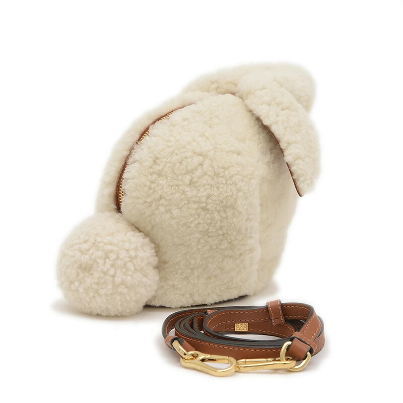 Loewe Bunny Mouton Shoulder Bag Cream Leather ref.2097652 - Joli Closet
