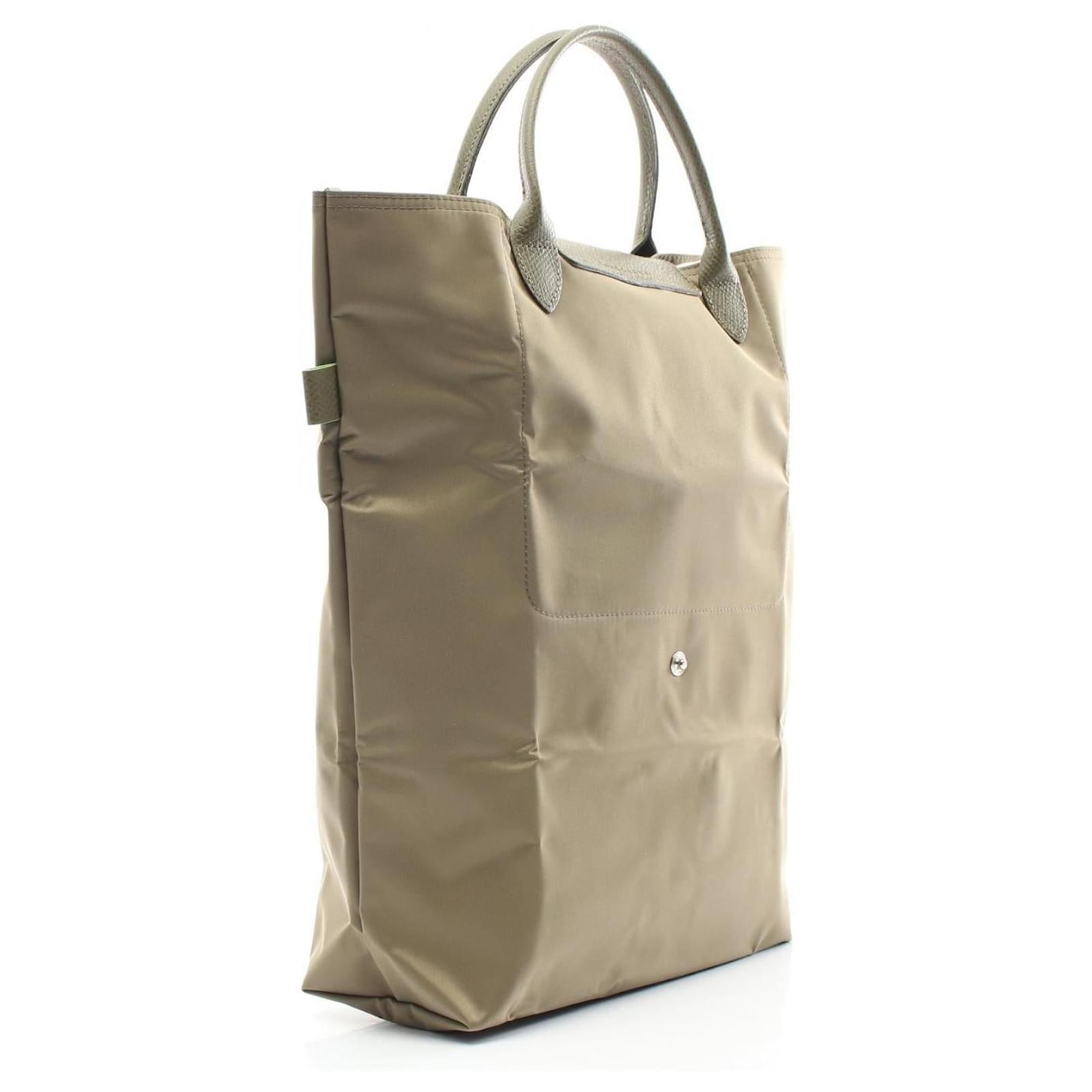 Longchamp Le Pliage Green M Tote Bag Fabric Leather ref.2162600 - Joli ...