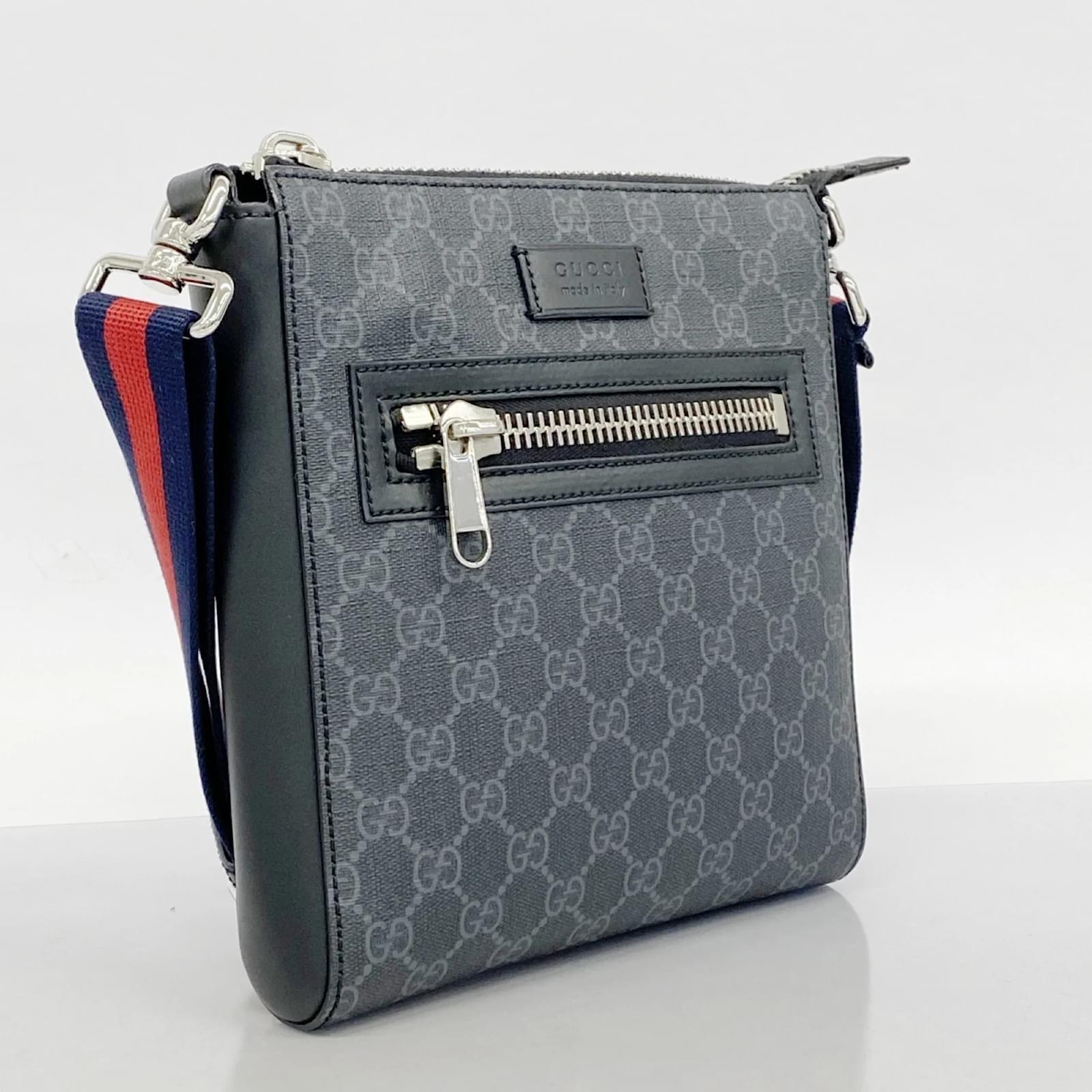 Gucci Shoulder Bag GG Supreme 523599 Black Plastic ref.2185546 - Joli ...