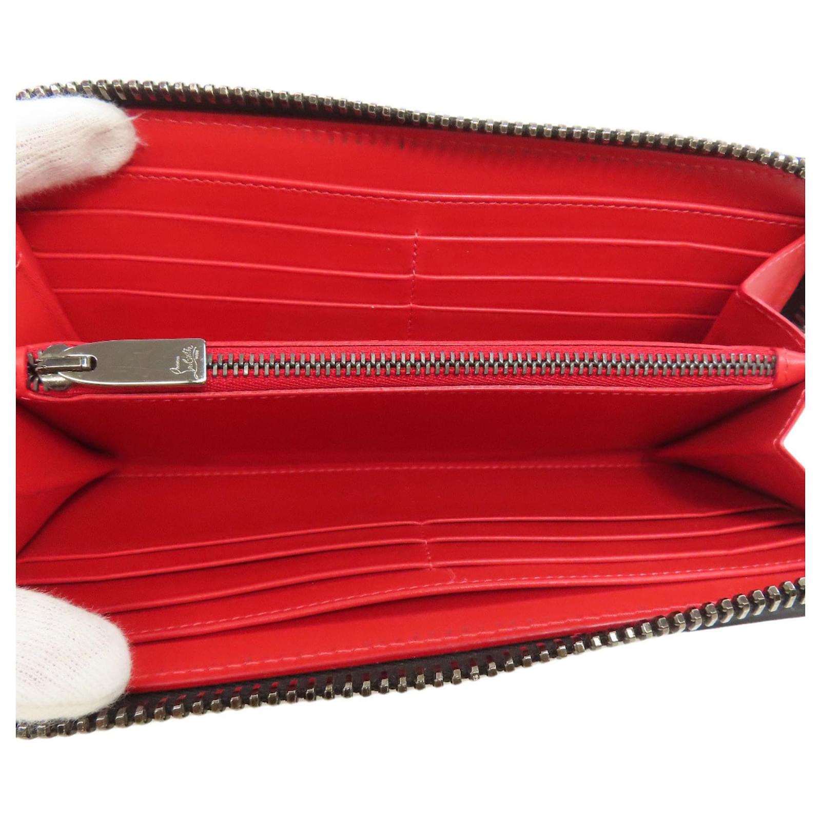 Christian Louboutin Studded Leather Wallet Black ref.2199007 - Joli Closet