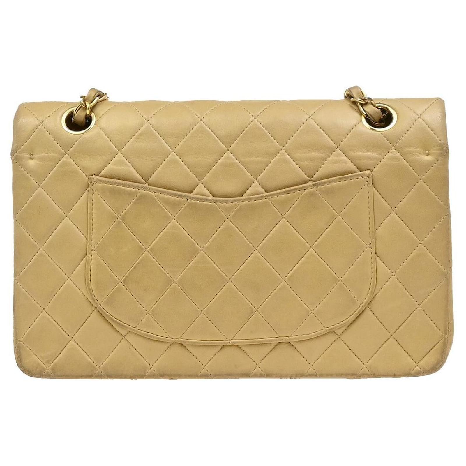 Chanel Timeless Beige Leather ref.2201662 - Joli Closet
