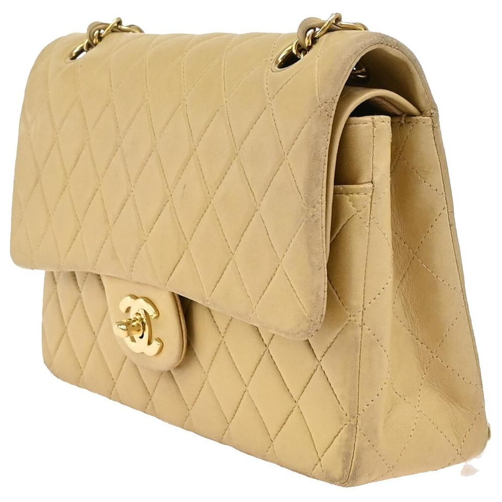 Chanel Timeless Beige Leather ref.2201662 - Joli Closet