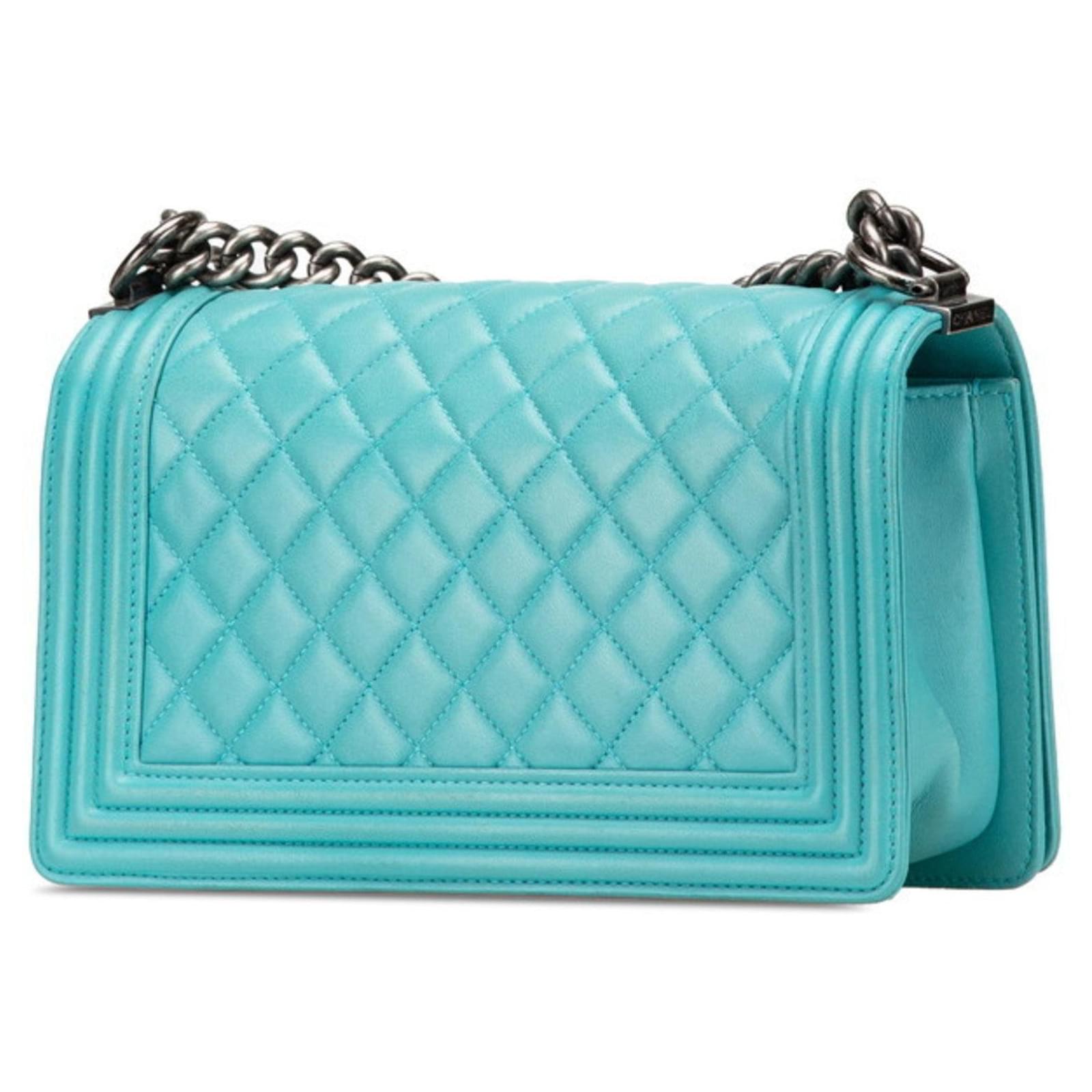 Chanel Boy Blue Leather ref.2211821 - Joli Closet