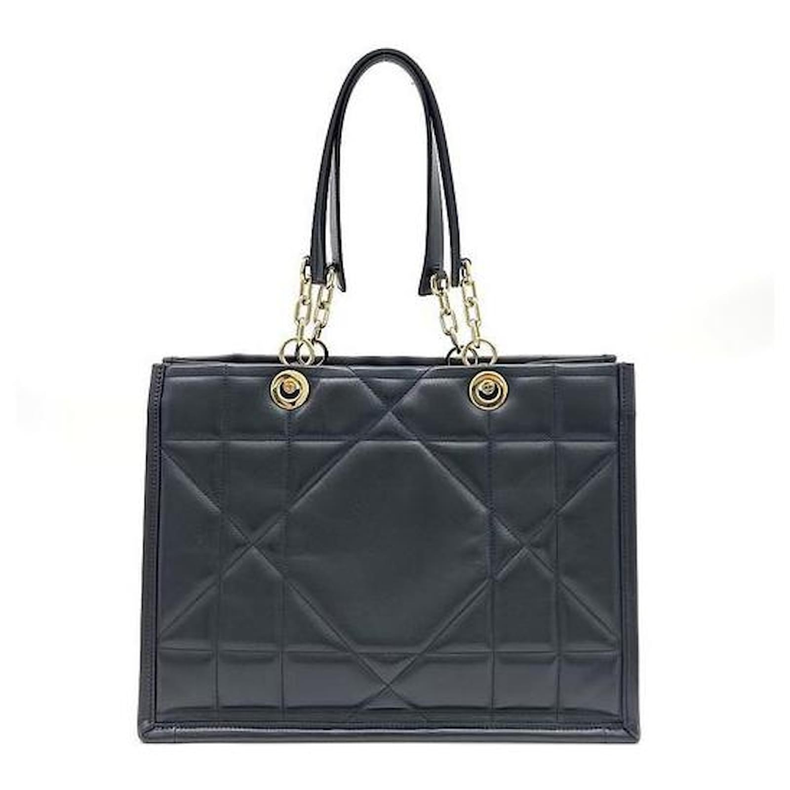 Christian Dior Essential Medium Tote Bag Black Leather ref.2340968 ...