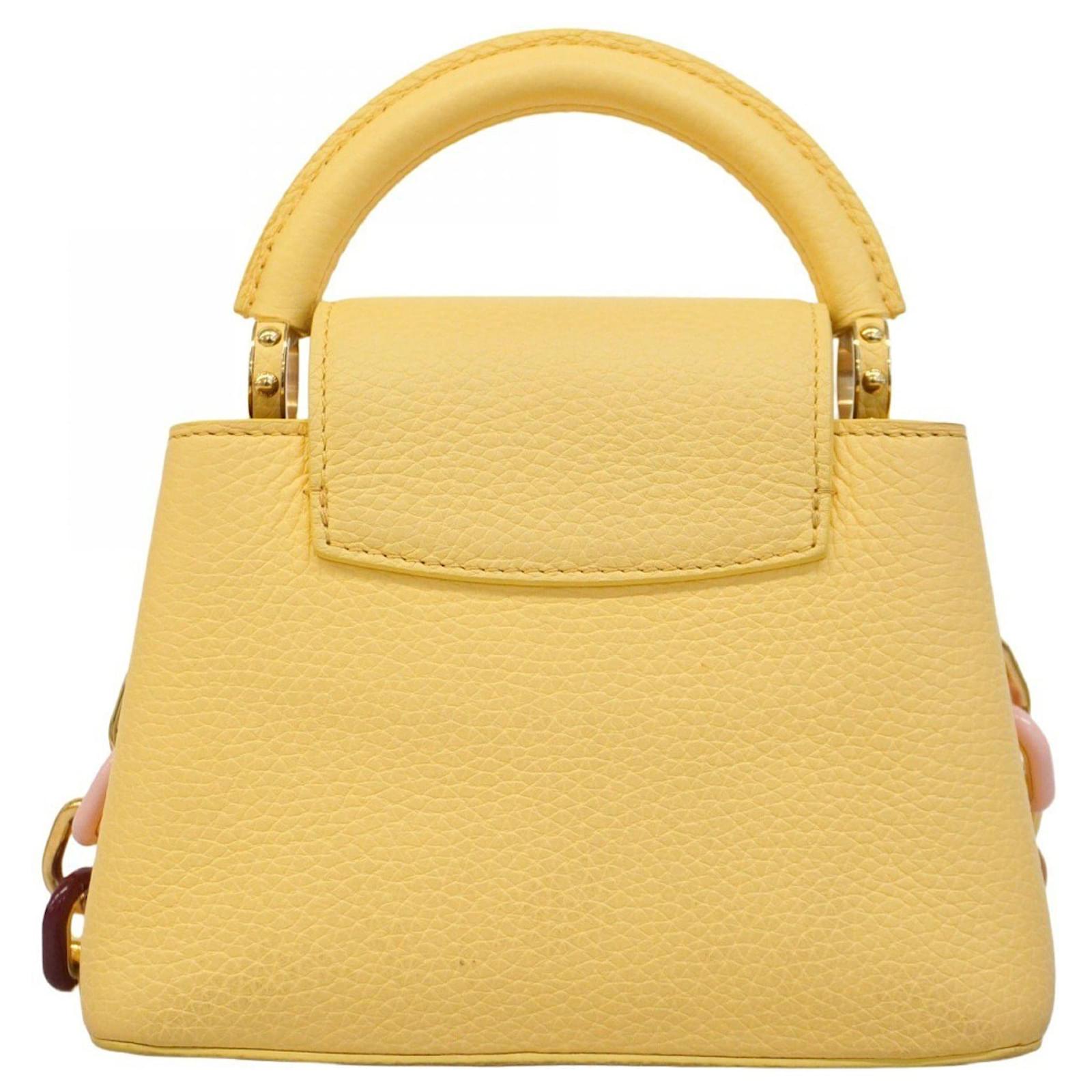 Louis Vuitton Capucines mini Yellow Leather ref.2354194 - Joli Closet