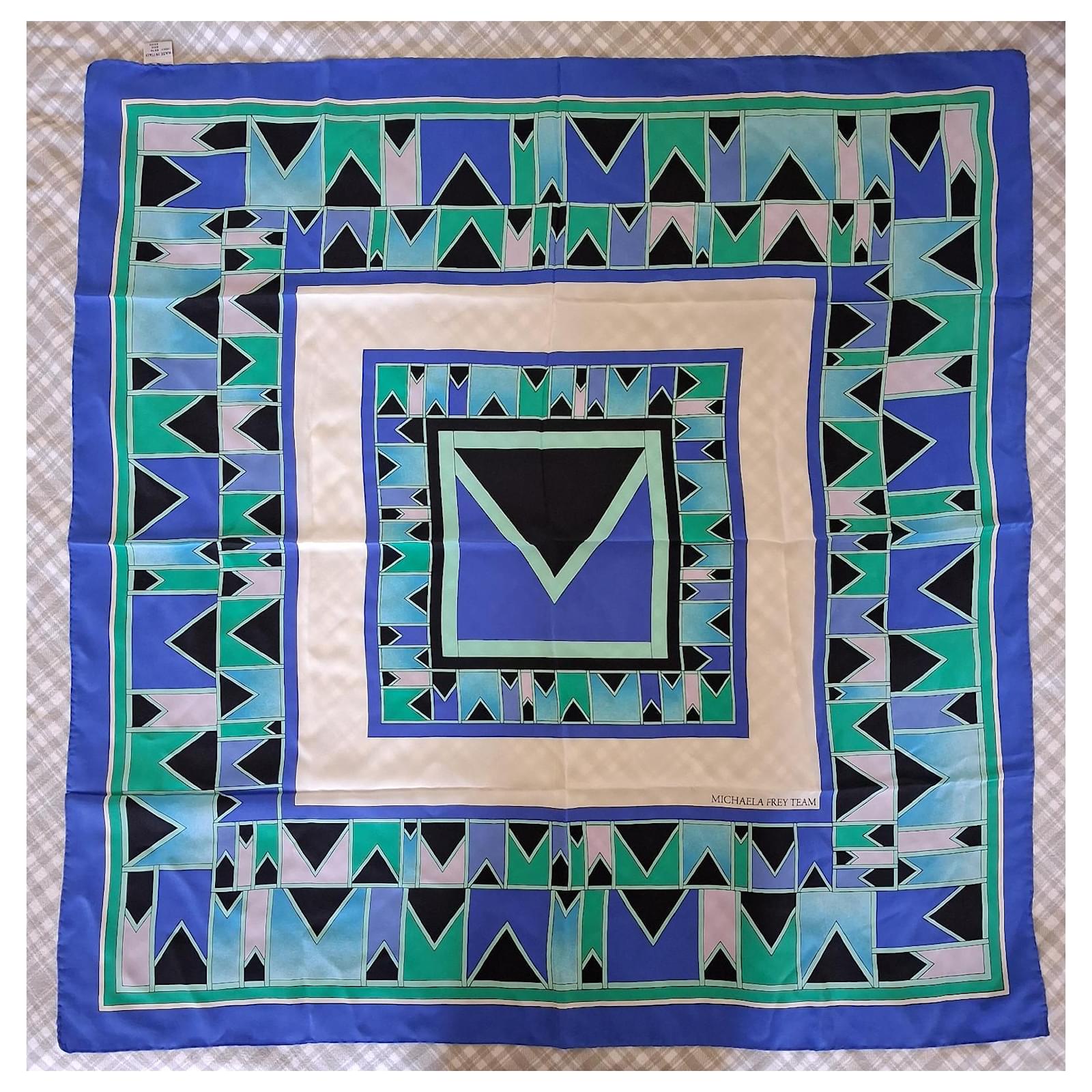 New - Pure silk - signed Michaela Frey Team (XL 90 x 90) White Blue ...