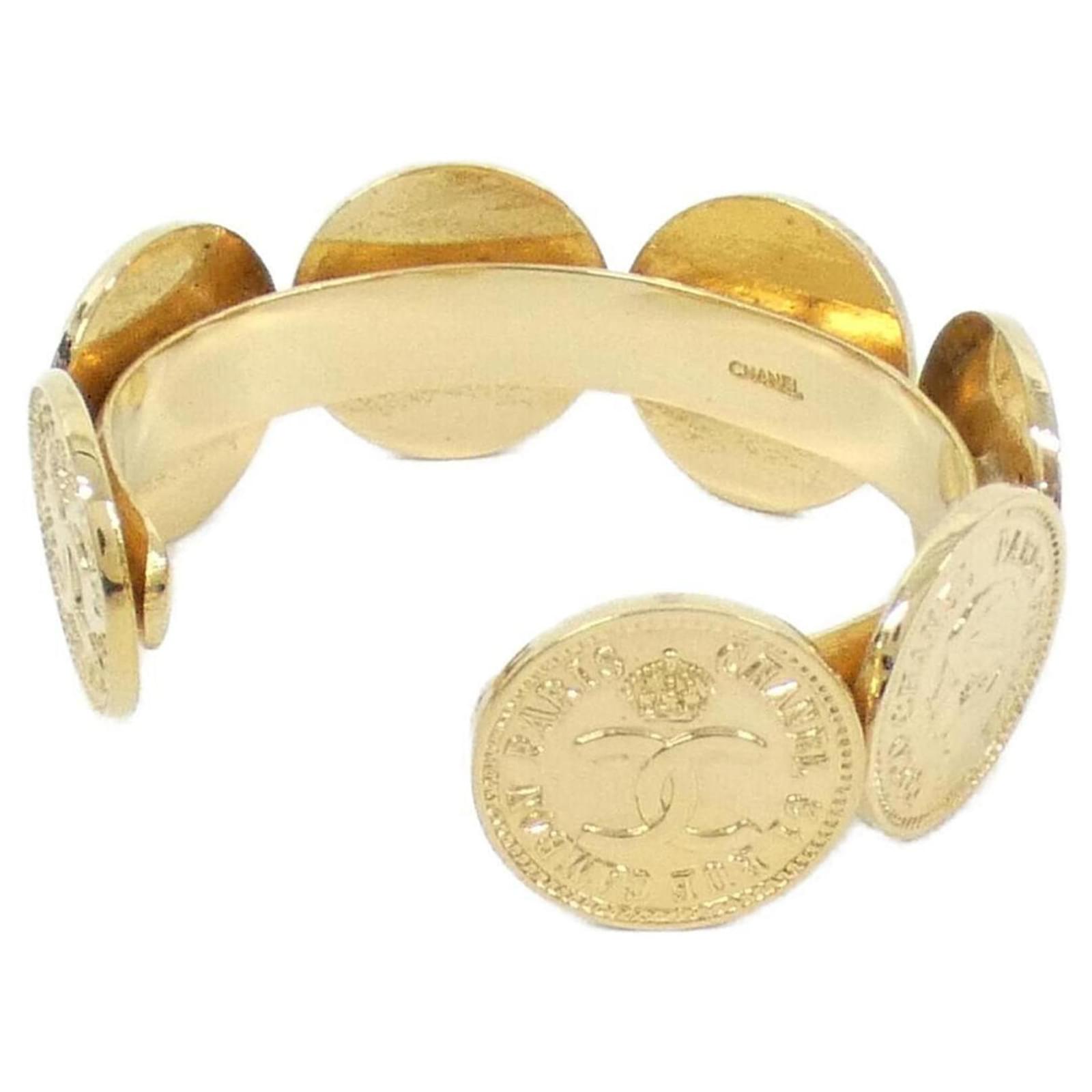 Chanel Gold Bangle Golden ref.2422454 - Joli Closet