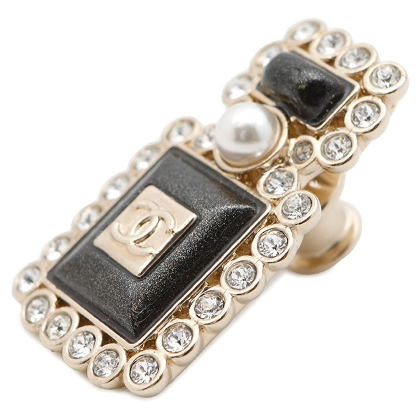 Chanel Coco Marque Métal Argenté ref.2437222 - Joli Closet