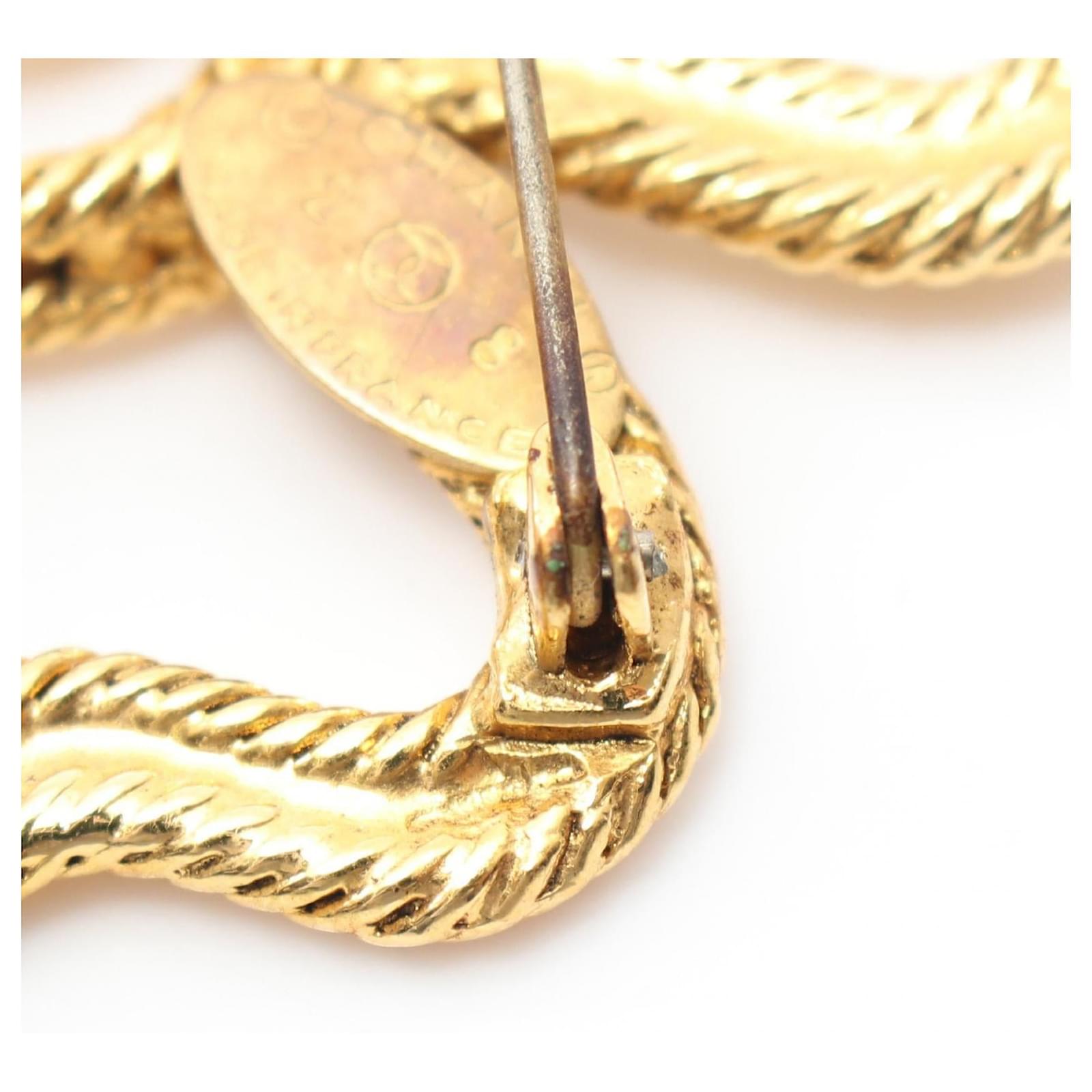 Broche Coco Mark de Chanel Métal Doré ref.2476261 - Joli Closet