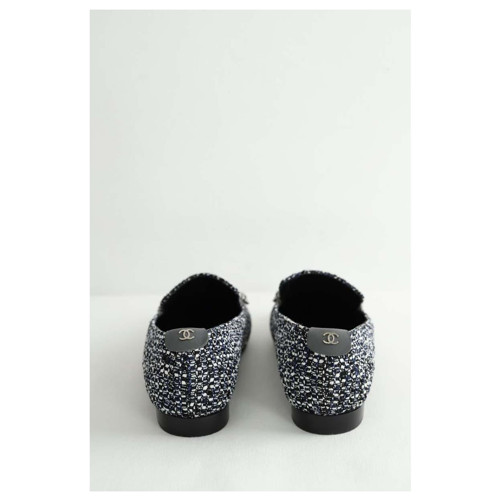 Chanel Navy Tweed Loafers Navy blue ref.2577733 - Joli Closet