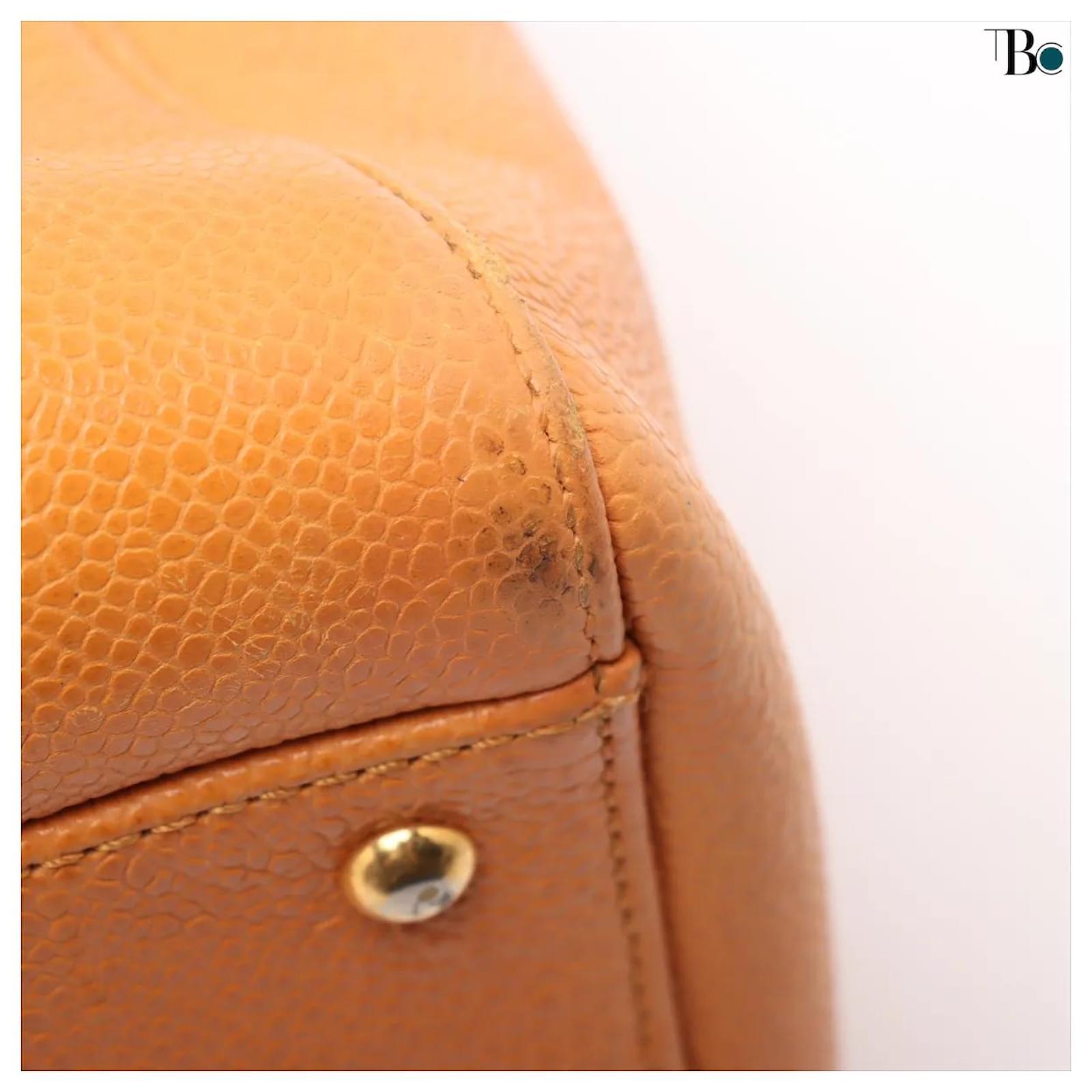 Chanel Coco Mark Leather Orange ref.2753386 - Joli Closet