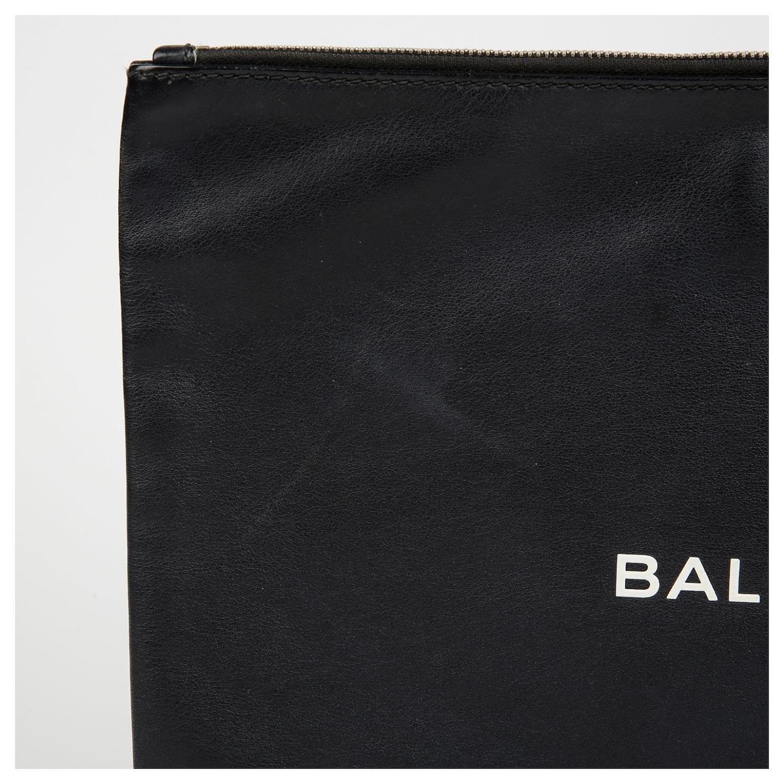 Balenciaga Everyday Large Logo Clutch Black Leather ref.2813800 - Joli ...