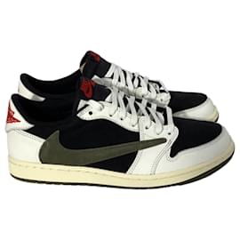 Second hand Nike Sneakers - Joli Closet
