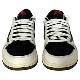 Second hand Nike Sneakers - Joli Closet