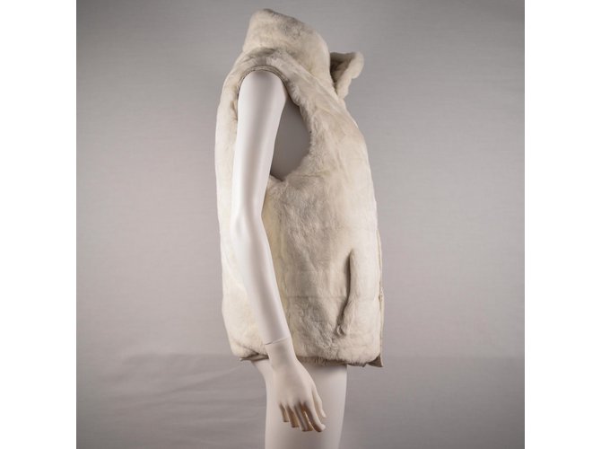 Louis Vuitton WomensReversible Rabbit Fur & Down Vest Cream ref.37041 ...