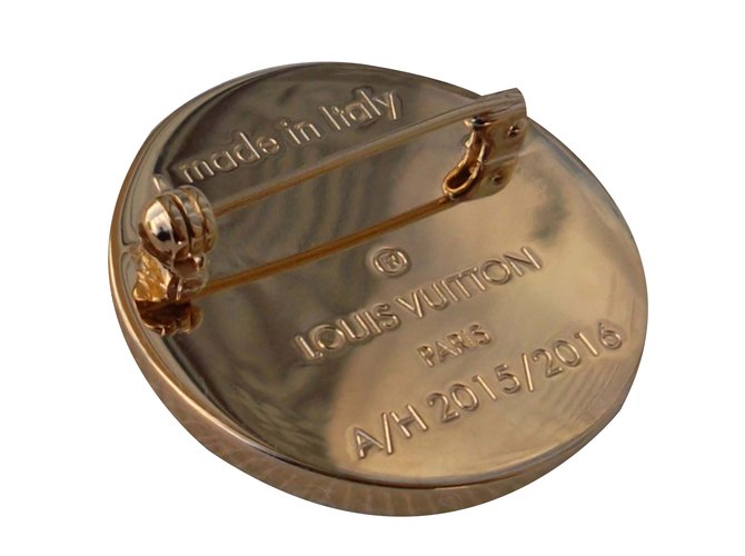 Louis Vuitton Pins & brooches Brown Gold-plated ref.39082 - Joli Closet