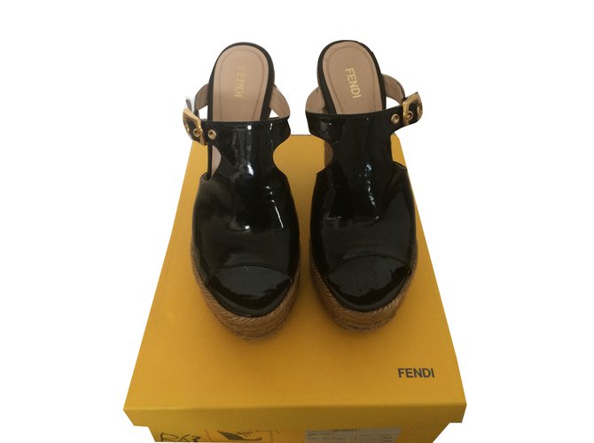 Fendi Wedges Black Patent leather ref.40605 - Joli Closet