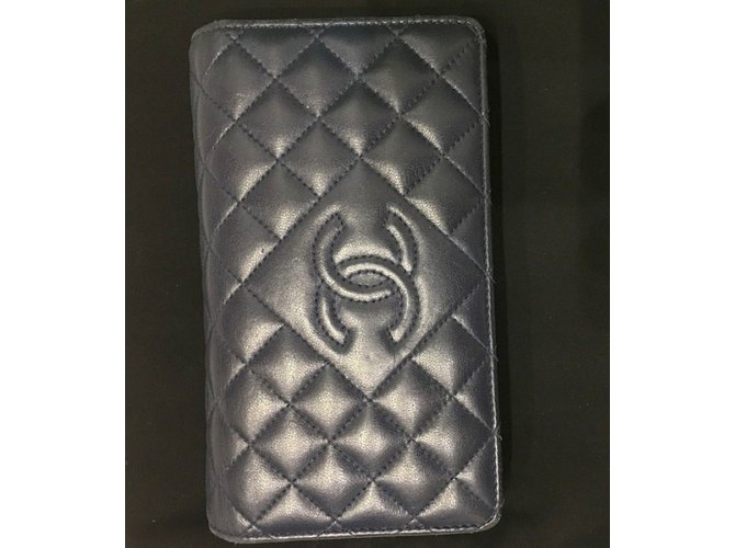 Chanel Wallets Navy blue Leather ref.55177 - Joli Closet