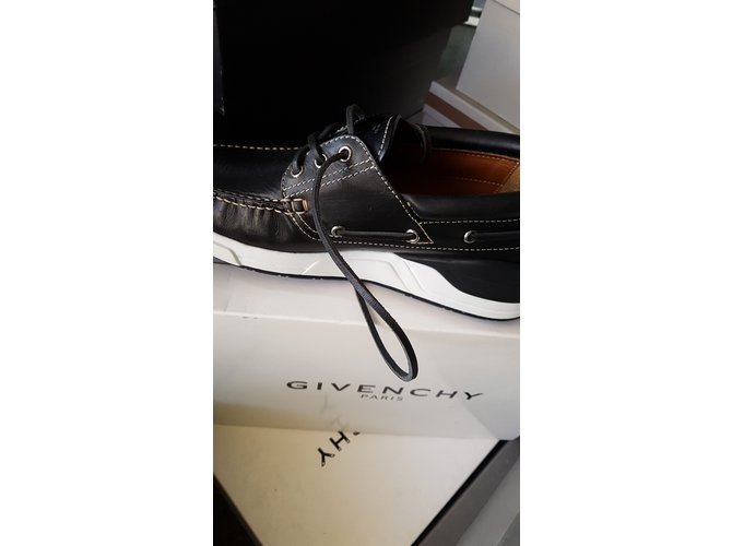 Givenchy Moccasins Cuir Noir ref.84472 - Joli Closet