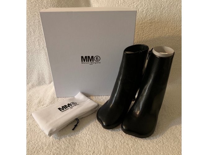 Mm6 Ankle boots Black Leather ref.88083 - Joli Closet