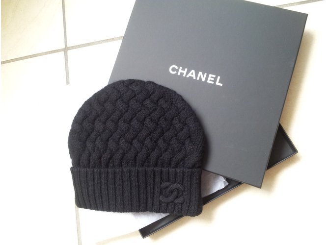Chanel Bonnet Cachemire Noir ref.88434 - Joli Closet