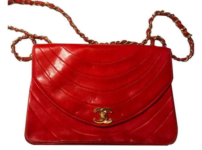 Sacs à main Chanel Sac Rouge Cuir Rouge ref.90671 - Joli Closet