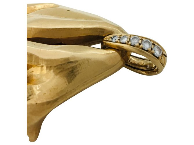 Pendentif Cartier "Panthère molle" or jaune, diamants. Or blanc ref ...