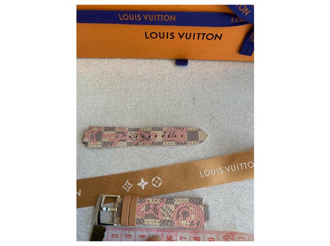 Louis Vuitton Watch strap Beige Leather ref.138189 - Joli Closet