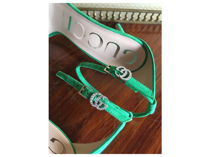 SANDALES GUCCI MARMONT EN DAIM Suede Vert ref.142052 - Joli Closet