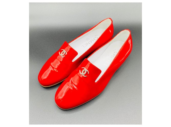 Mocassins Chanel Vernis Rouge ref.169509 - Joli Closet