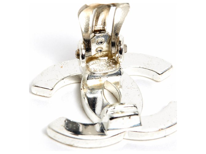 SILVER CC CHANEL CLIPS Silvery Metal ref.185006 - Joli Closet