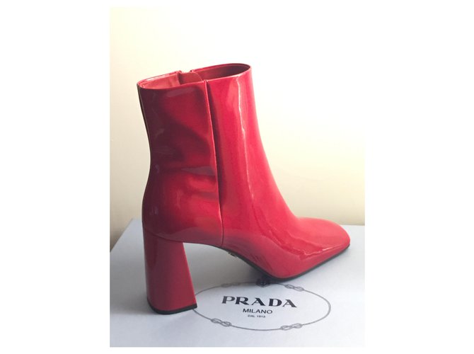Prada Bottines en cuir verni Cuir vernis Rouge ref.196836 - Joli Closet